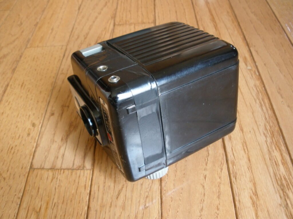 1950s KODAK BROWNIE HAWKEYE FLASH MODEL CAMERA – SUPERNOVA ANTIQUES