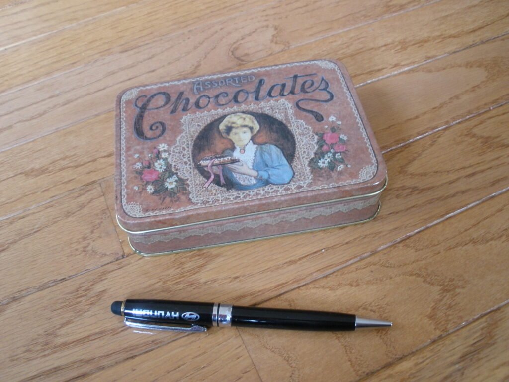 Vintage Style ASSORTED CHOCOLATE TIN – SUPERNOVA ANTIQUES