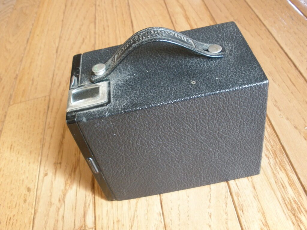 1940s KODAK BROWNIE SIX-20 BOX CAMERA & OPERATOR’S MANUAL – SUPERNOVA ...