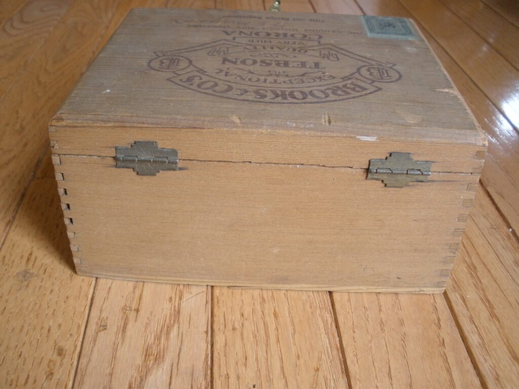 Vintage Wood BROOKS & CO’S TEBSON CORONA CIGAR BOX – SUPERNOVA ANTIQUES