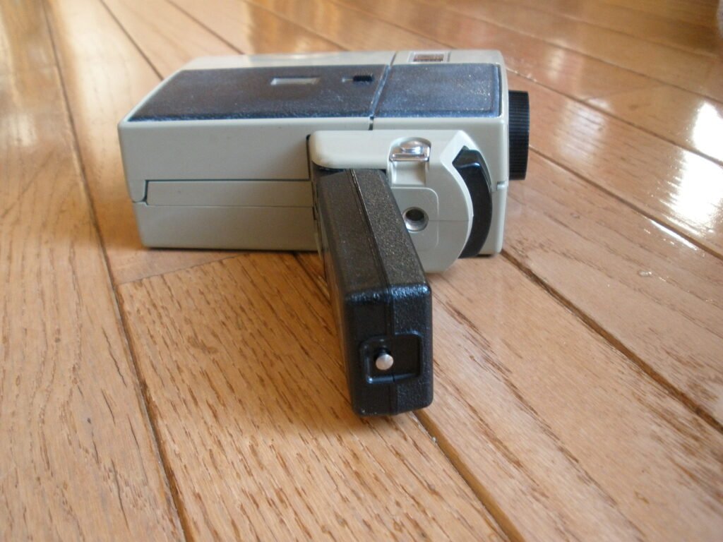 1960s KODAK HAWKEYE INSTAMATIC MODEL B MOVIE CAMERA – SUPERNOVA ANTIQUES