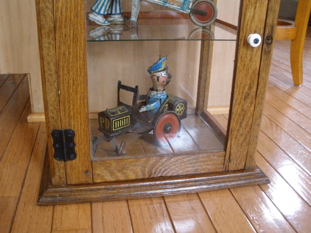 Antique TIGER OAK DISPLAY CASE – SUPERNOVA ANTIQUES