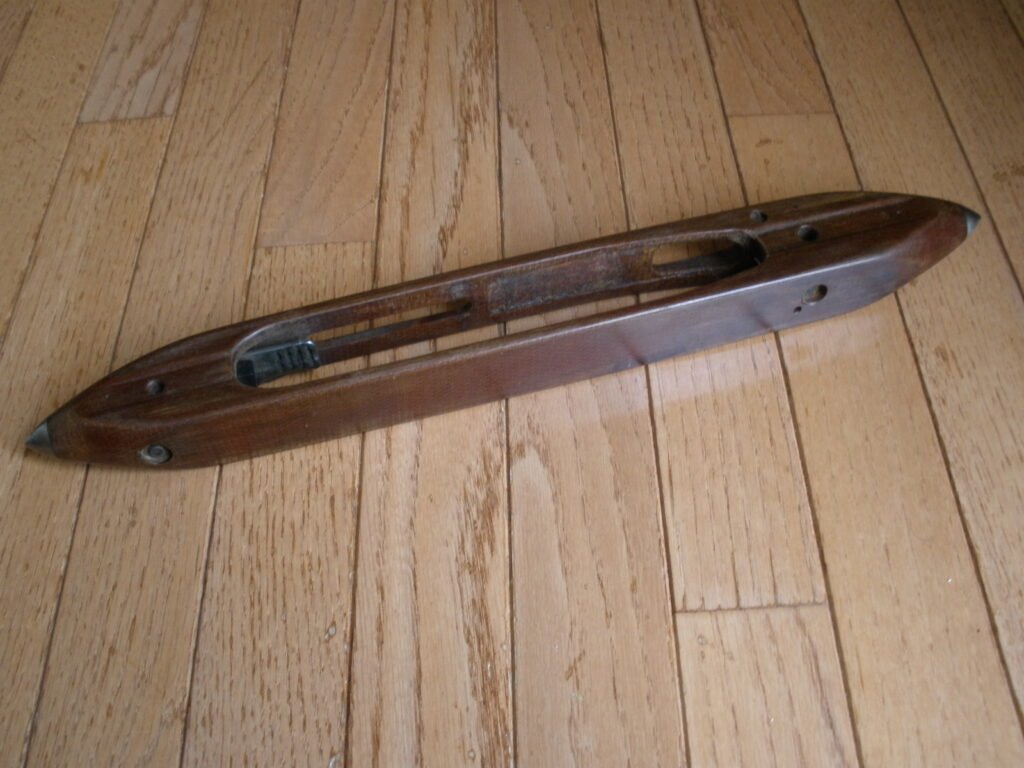 Vintage TEXTILE MILL LOOM SHUTTLE – BOAT SHUTTLE – SHUTTLE BOBBIN ...