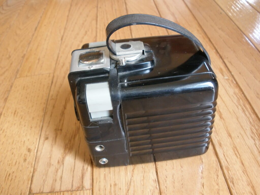 1950s KODAK BROWNIE HAWKEYE FLASH MODEL CAMERA – SUPERNOVA ANTIQUES