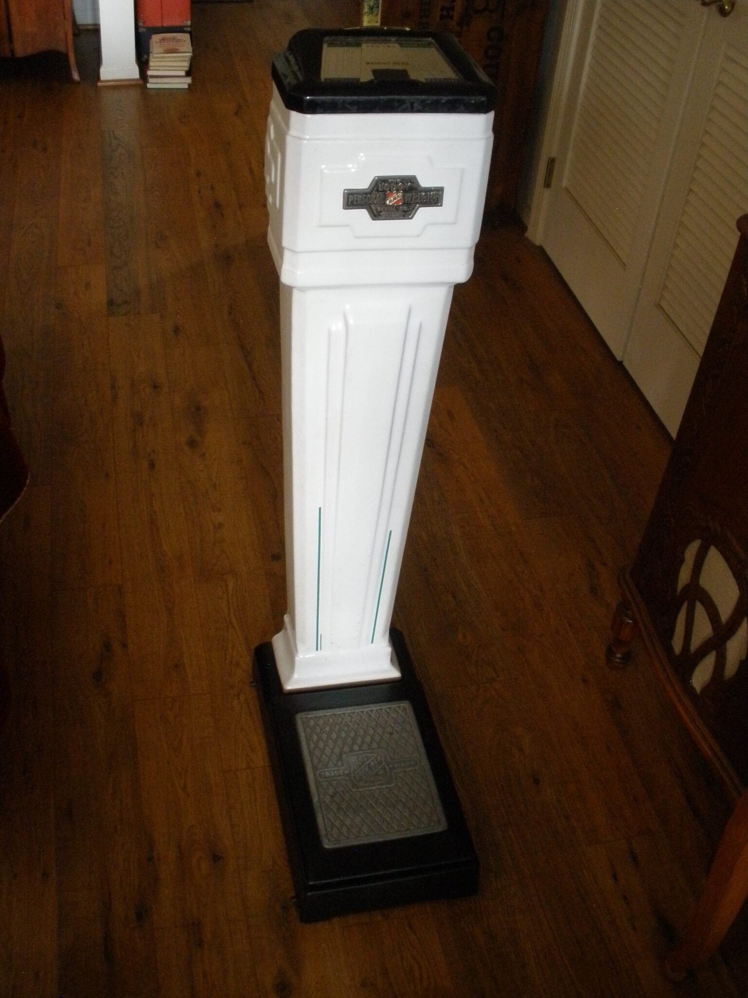 1930s era ROCKOLA PENNY COIN OP LOBOY WEIGHT SCALE – SUPERNOVA ANTIQUES