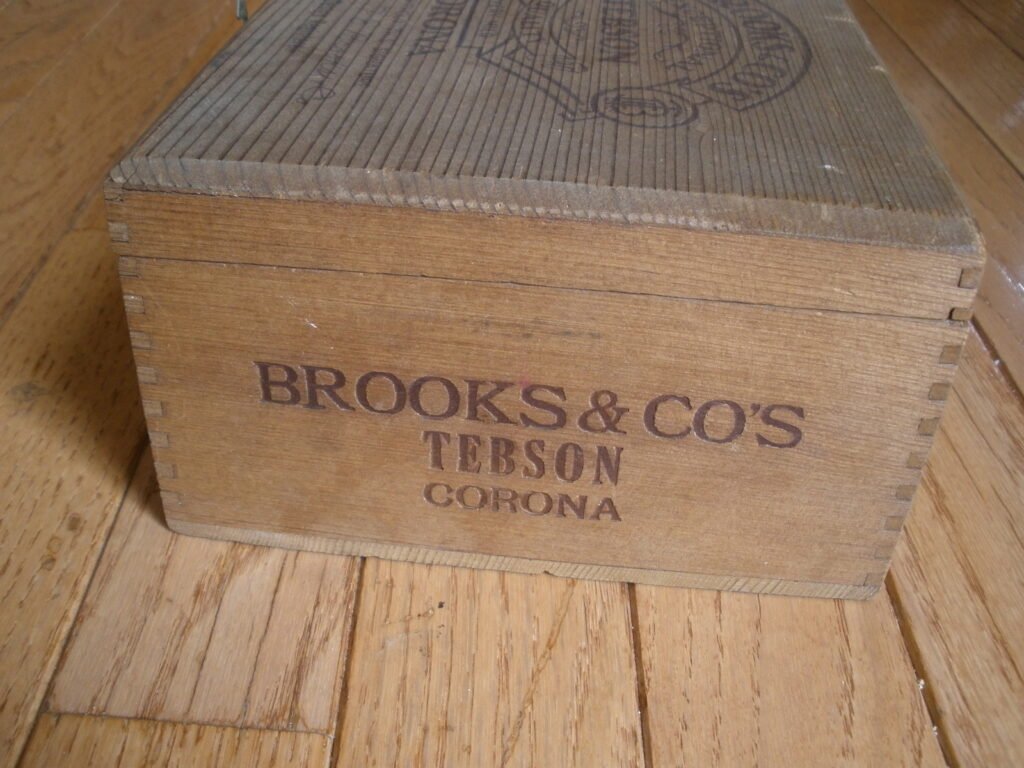 Vintage Wood BROOKS & CO’S TEBSON CORONA CIGAR BOX – SUPERNOVA ANTIQUES
