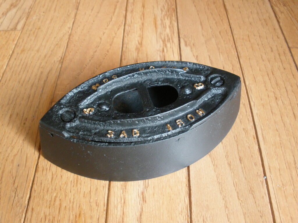 Late 1800s MRS POTTS SAD IRON No 8 – SUPERNOVA ANTIQUES