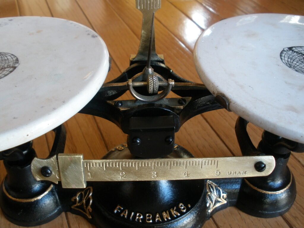 1920s FAIRBANKS BALANCE SCALE with PORCELAIN PLATES – SUPERNOVA ANTIQUES