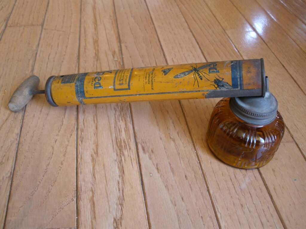 1940s FLY DED INSECT SPRAYER & Original AMBER GLASS Bottle – SUPERNOVA ...